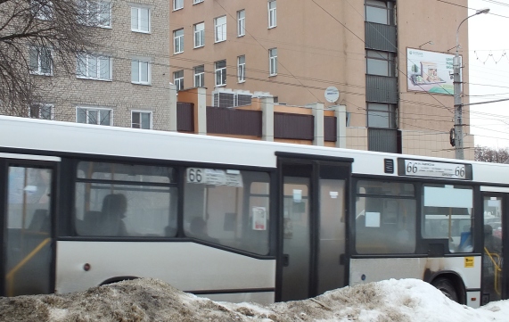 В Пензе установили дорожный знак «Остановка запрещена на улице